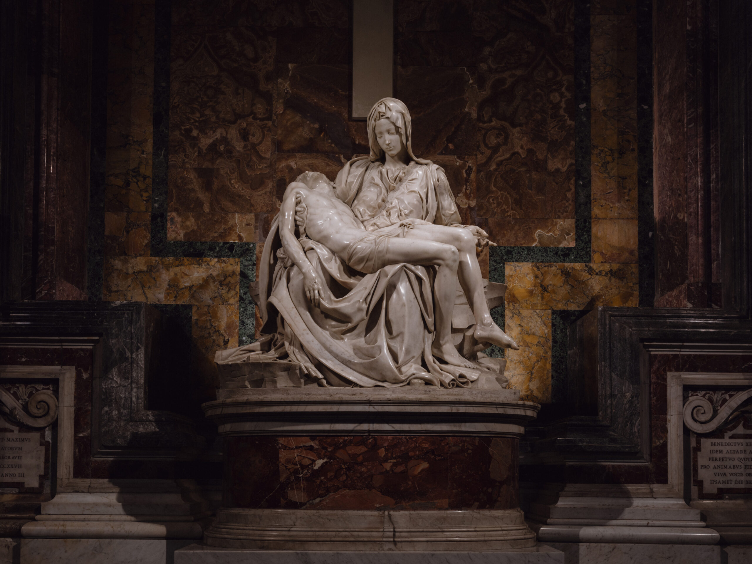 Michelangelo’s Pietà shines with iGuzzini’s new lighting design ...