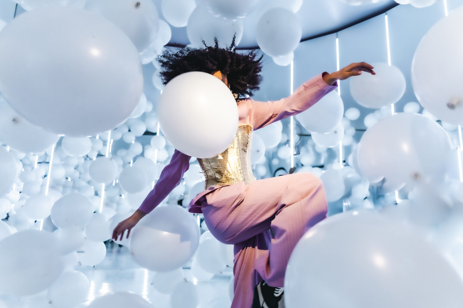 Balloon Museum returns in Milan with Euphoяia – Art is in the Air ...